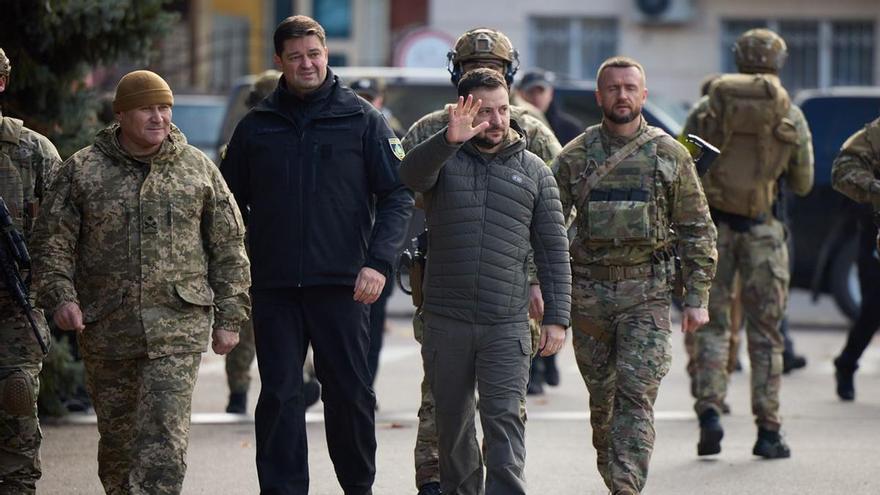 Zelensky Recorre La Ciudad De Kherson Tras La Expulsión De Las Tropas De Putin Adn Digital