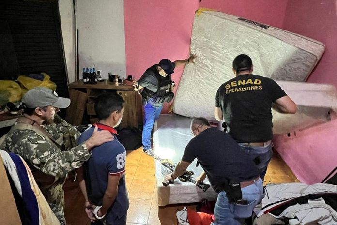 PJC: dos detenidos e incautación de armas y drogas en operativo de Senad - ADN Digital