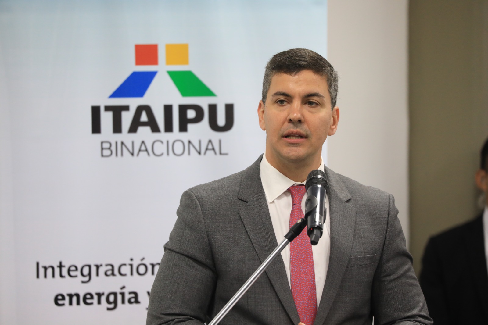 Peña designa a ministros para renegociación de Itaipú - ADN Digital