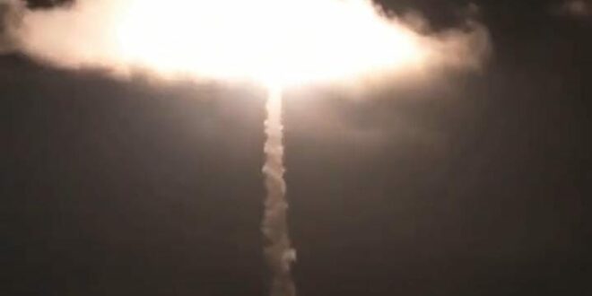 Rusia lanzó un misil balístico intercontinental con capacidad nuclear ...